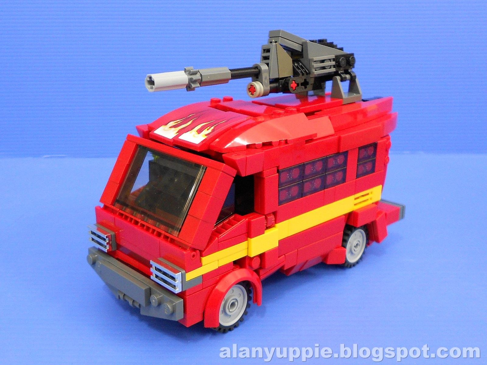 Alanyuppie's LEGO Transformers: LEGO Ironhide and Ratchet Part 1 ...