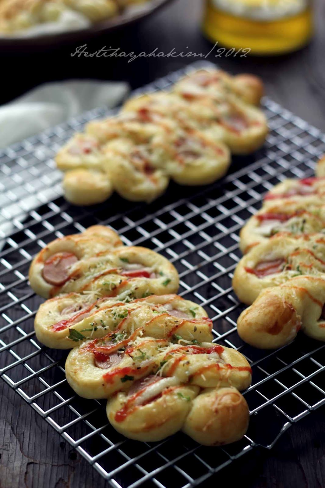 HESTI'S KITCHEN : yummy for your tummy: Aneka Roti Asin...