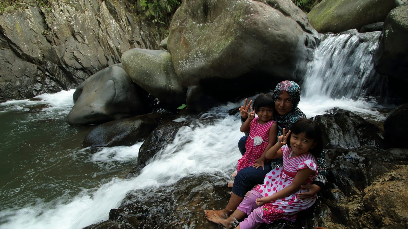 Curug Handeleum dan Leuwi Asih-Destinasi Wisata Baru di Sentul-Bogor