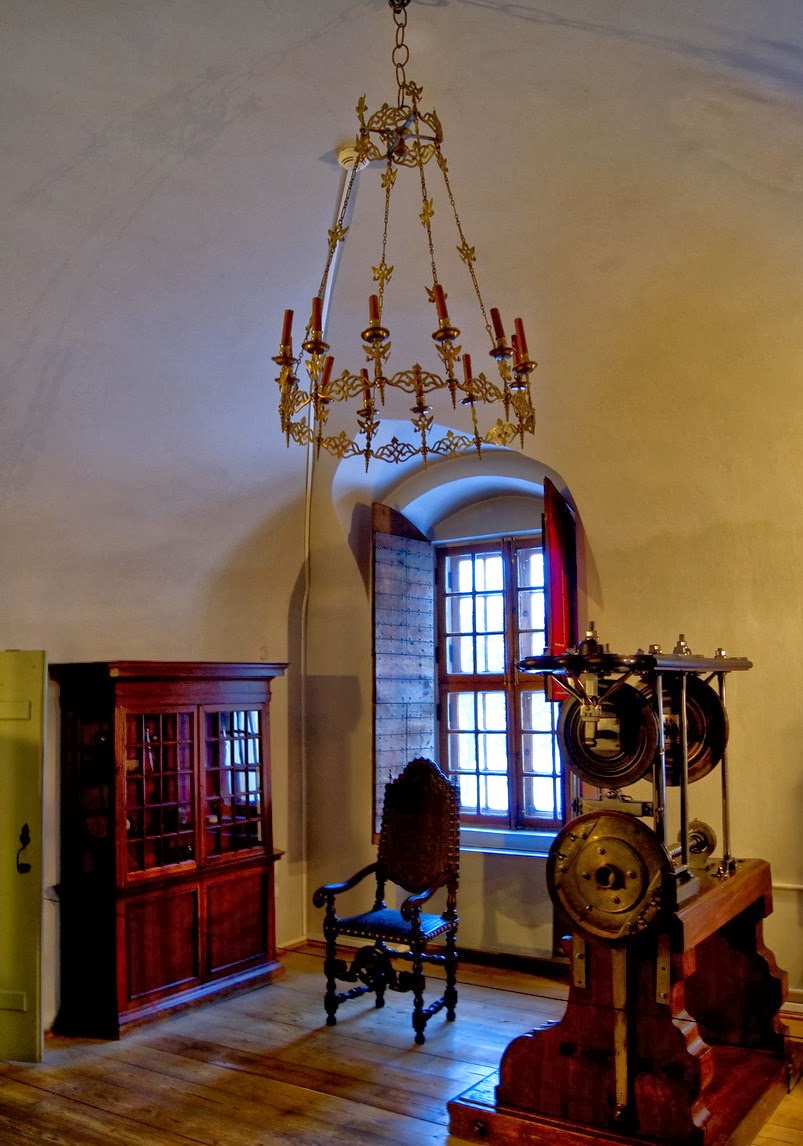 loveisspeed.......: The Menshikov Palace is a Petrine Baroque edifice ...