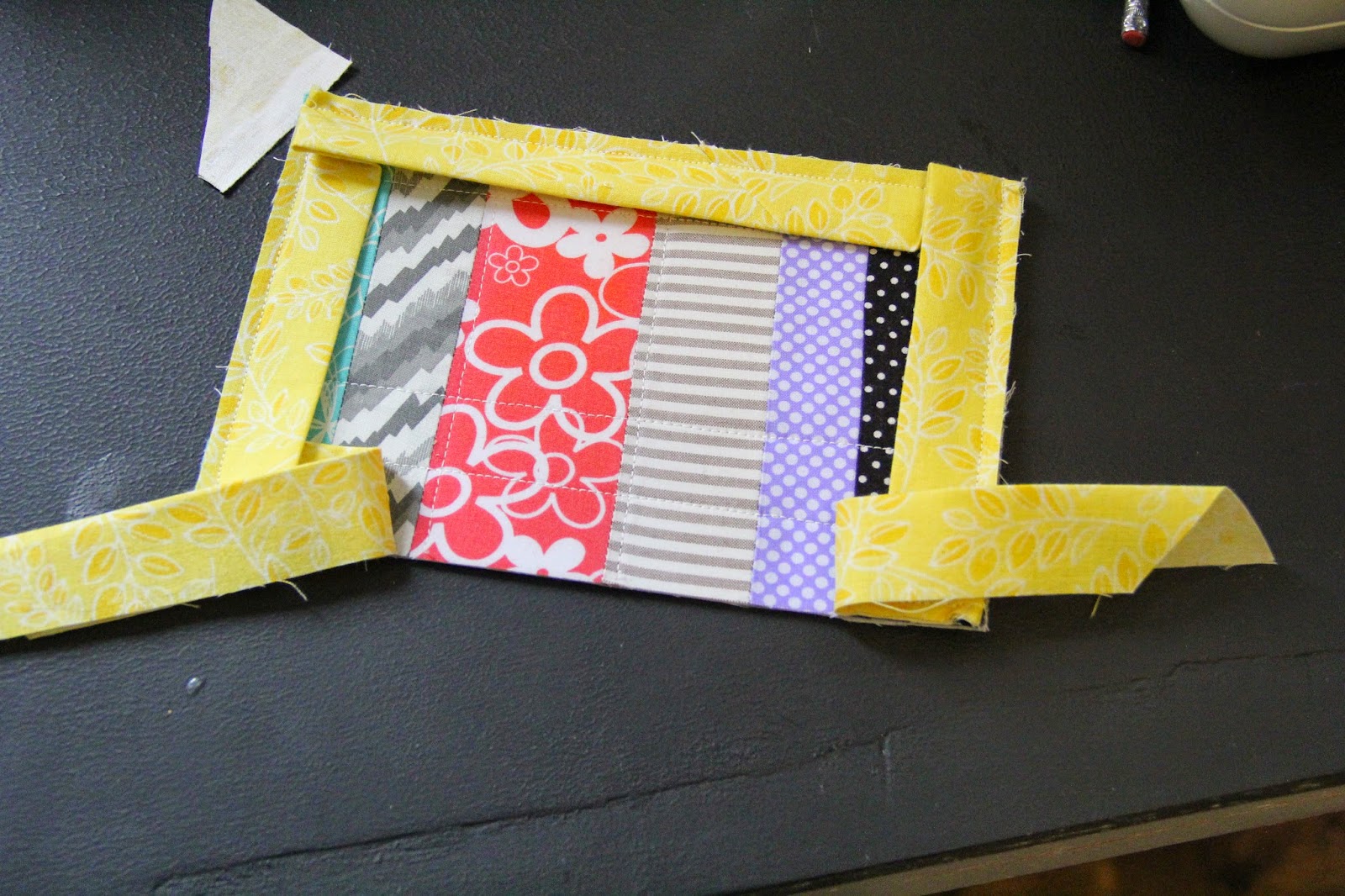 No Ordinary Sparrow: Mug Rug Tutorial