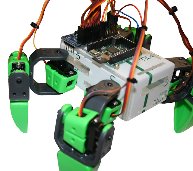 Doggy - un robot 4 pattes, 8 servos pour Arduino, MicroPython et ...