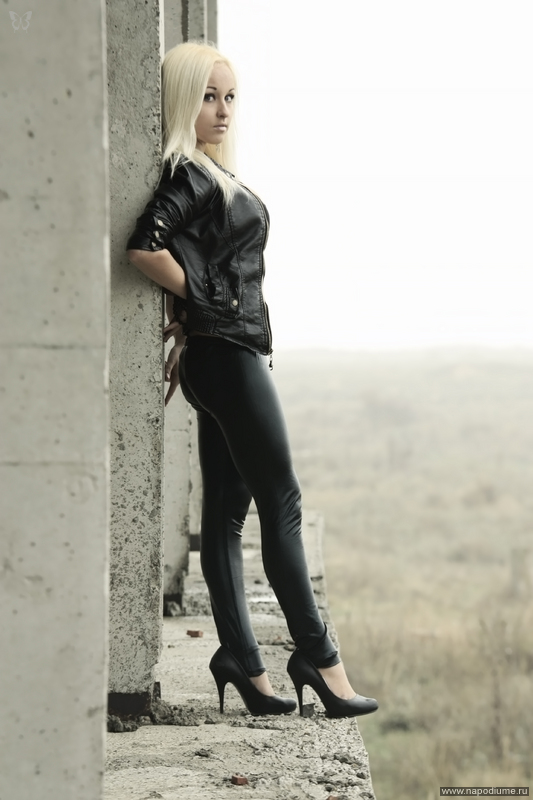 Leather Beauties: Leather Beauty Poll 39-In Second Place