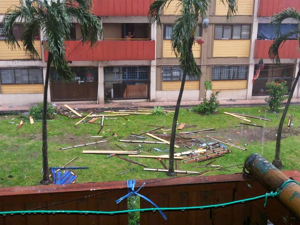 Gambar Dinding Rumah Pangsa Loke Yew Tercabut - Natang Ngoh