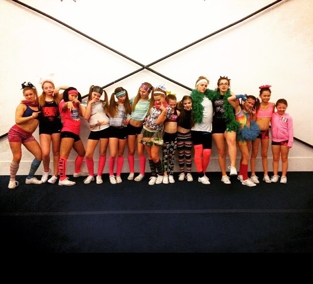 The White House: Wacky Tacky Rainbow Cheer