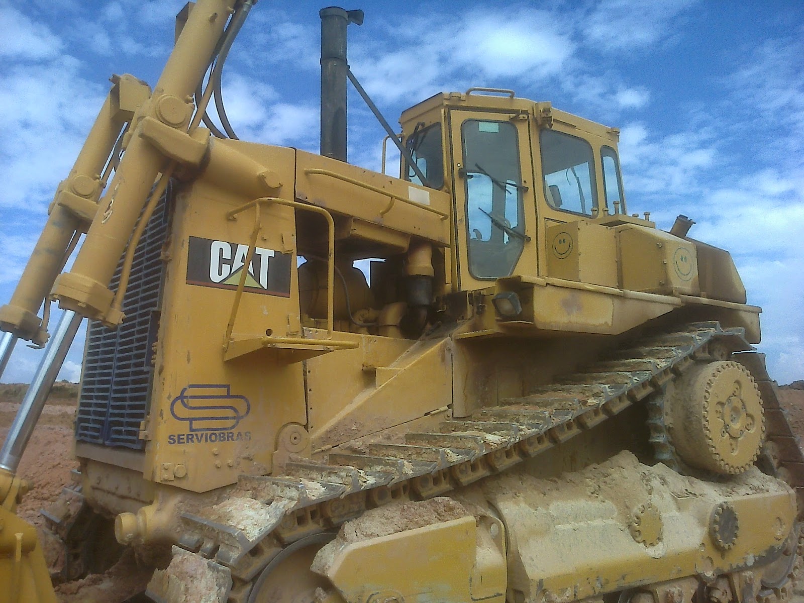 Tratores e Máquinas: Dozer D10 N Caterpillar.