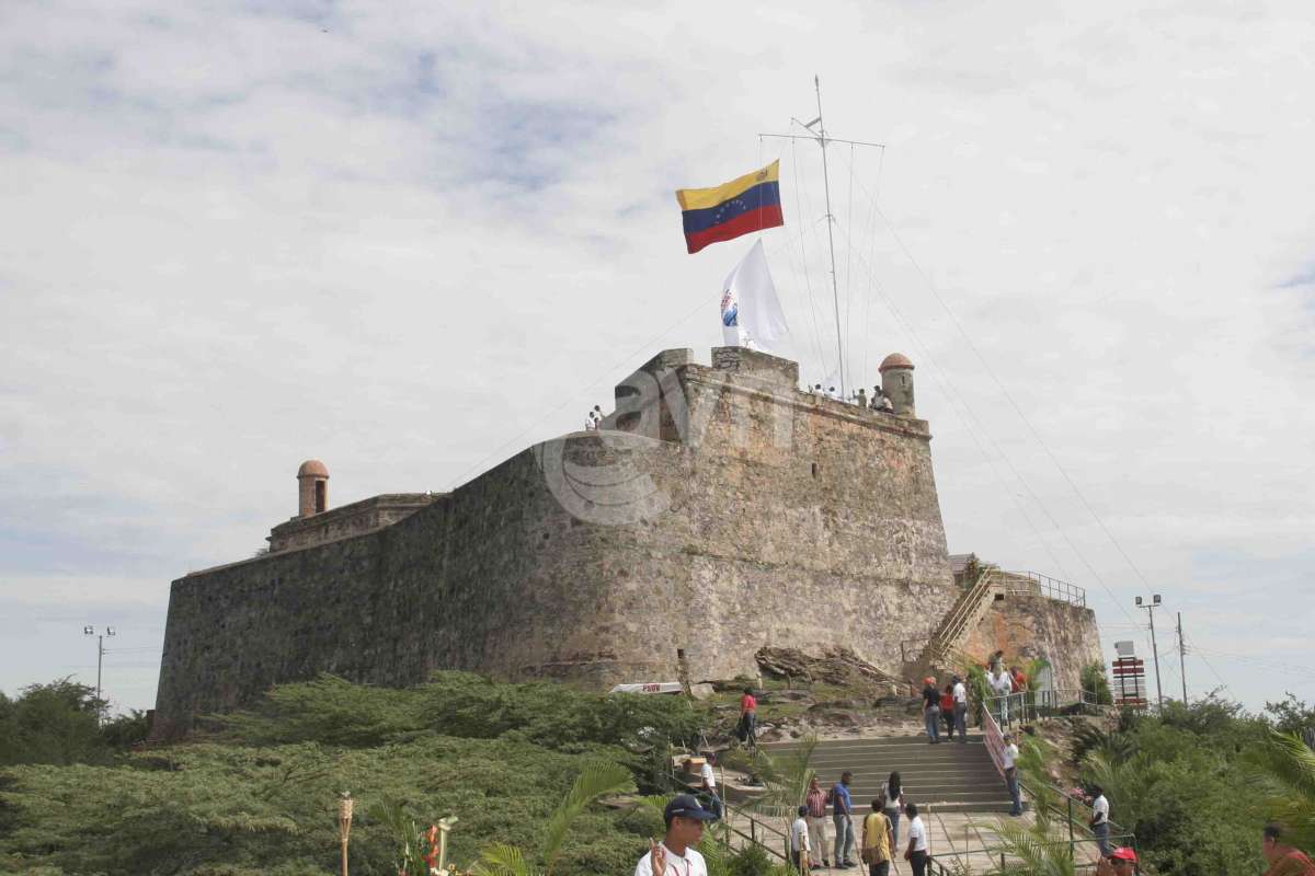 RESEÑAS DE LA HISTORIA DE IRIS SANSEG: 1965, es declarada Monumento ...