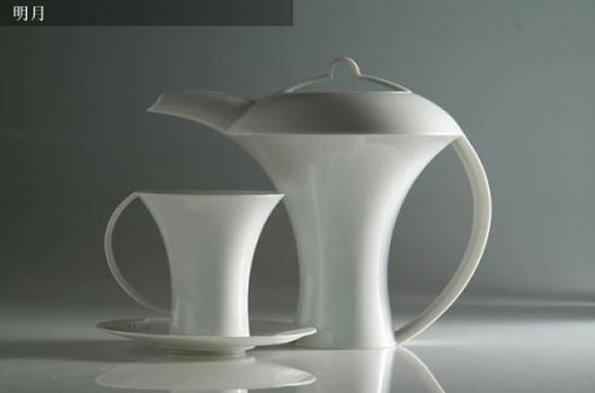 Pottery Arts: Perfect modern porcelain