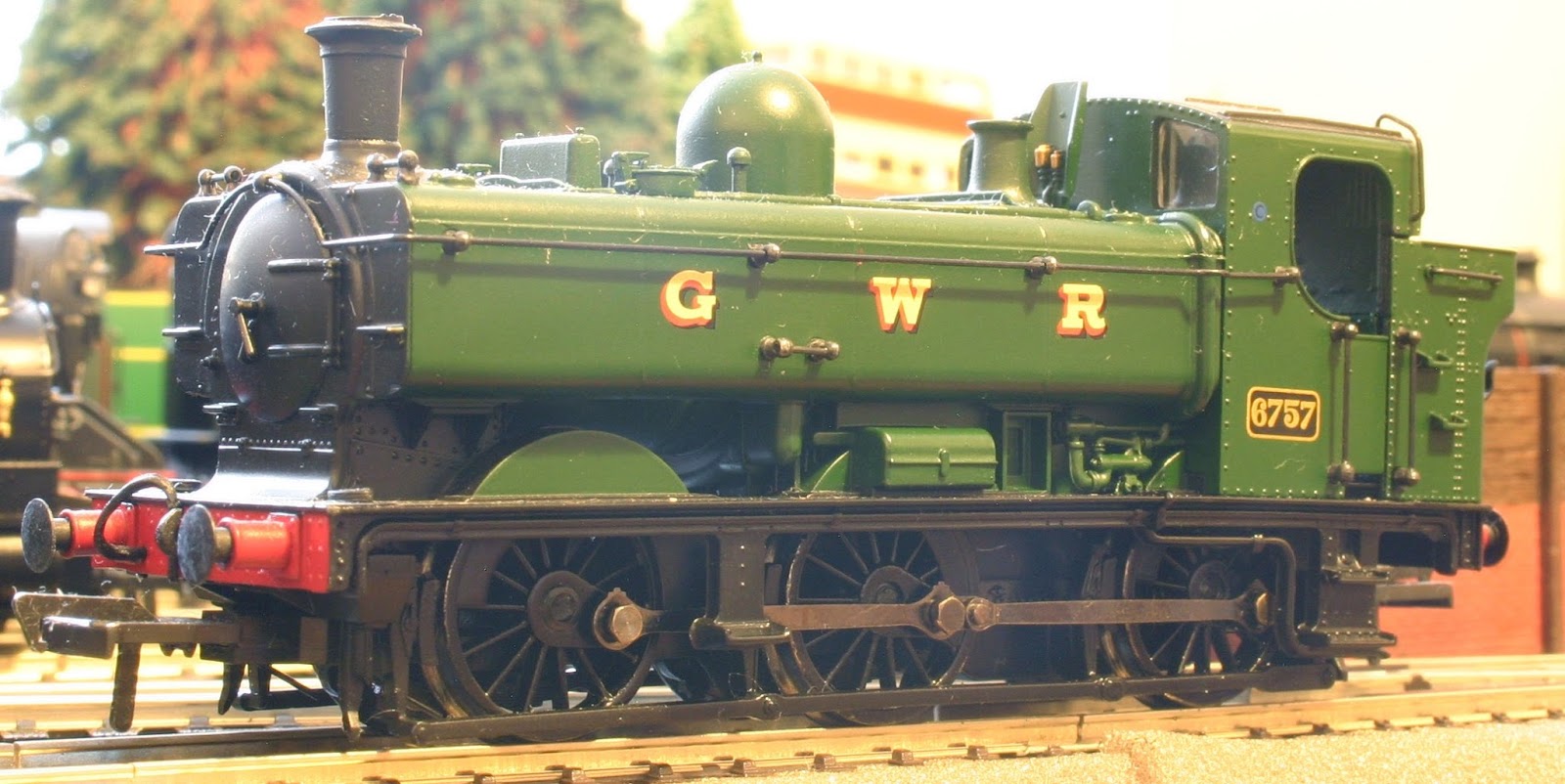 Jim's Model Railway Blog: GWR Locomotive Green