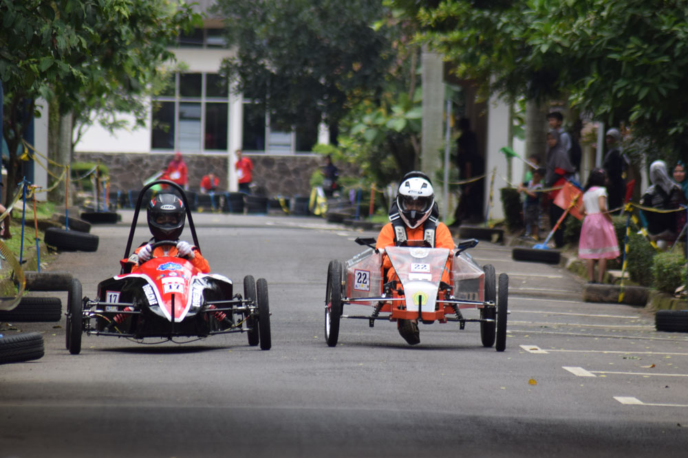 KMLI KOMPETISI MOBIL LISTRIK 2017. LAPORANNYA JALANNYA KOMPETISI DAN ...