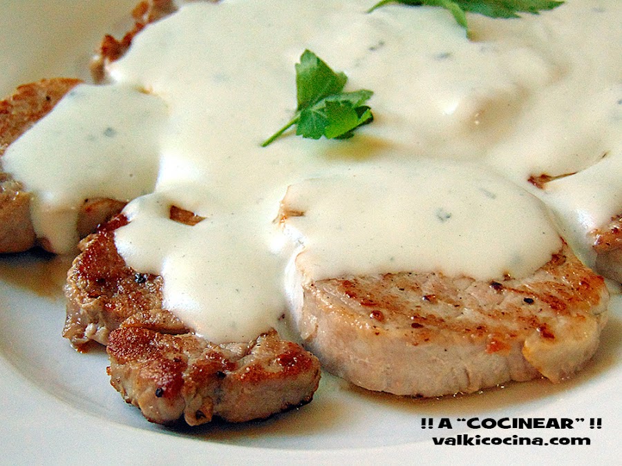 Solomillo de cerdo con salsa al roquefort | Cocina