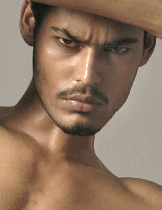 Shirtless Bollywood Men: Nitin Gupta