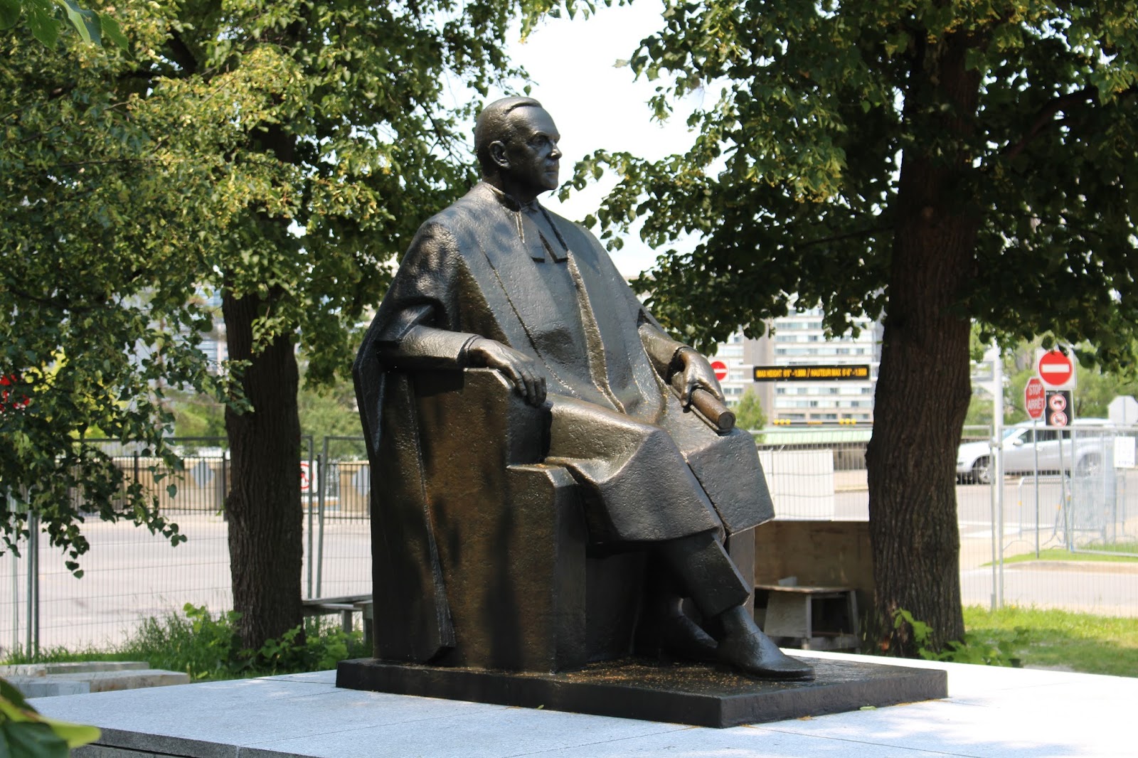 Memorials in Ottawa: Louis St. Laurent