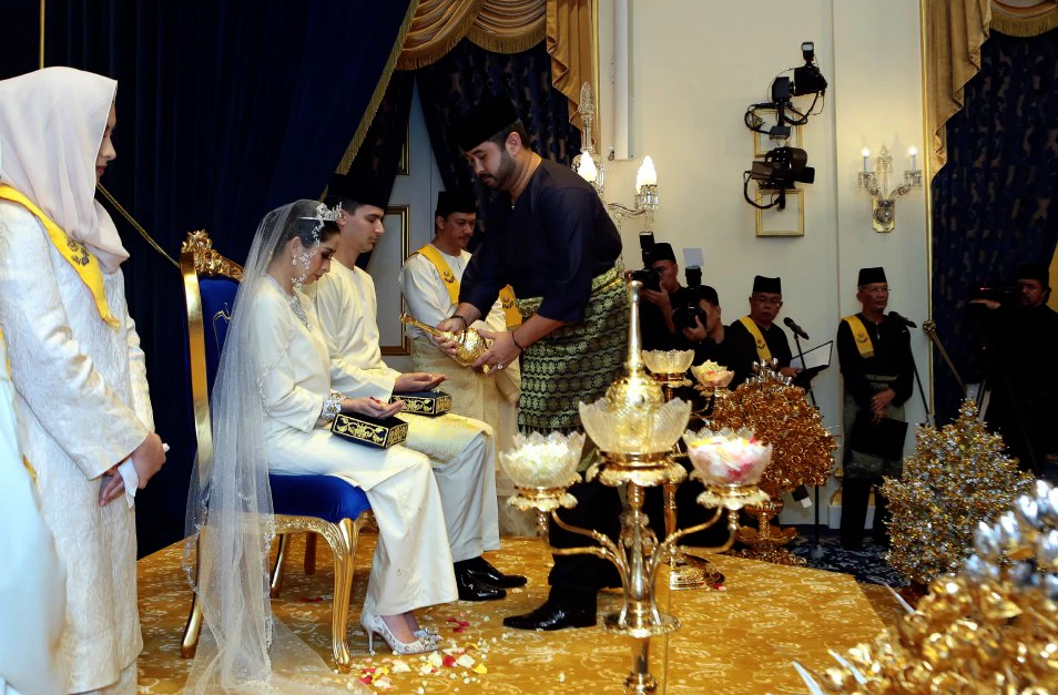 WARISAN RAJA & PERMAISURI MELAYU: Istiadat Persandingan YAM Tunku Tun ...