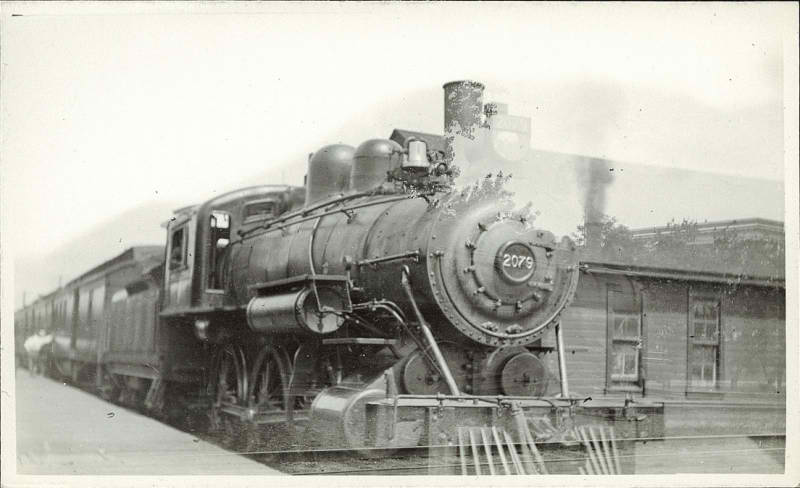 National Snapshot: Canada & the Automobile 1901-2000