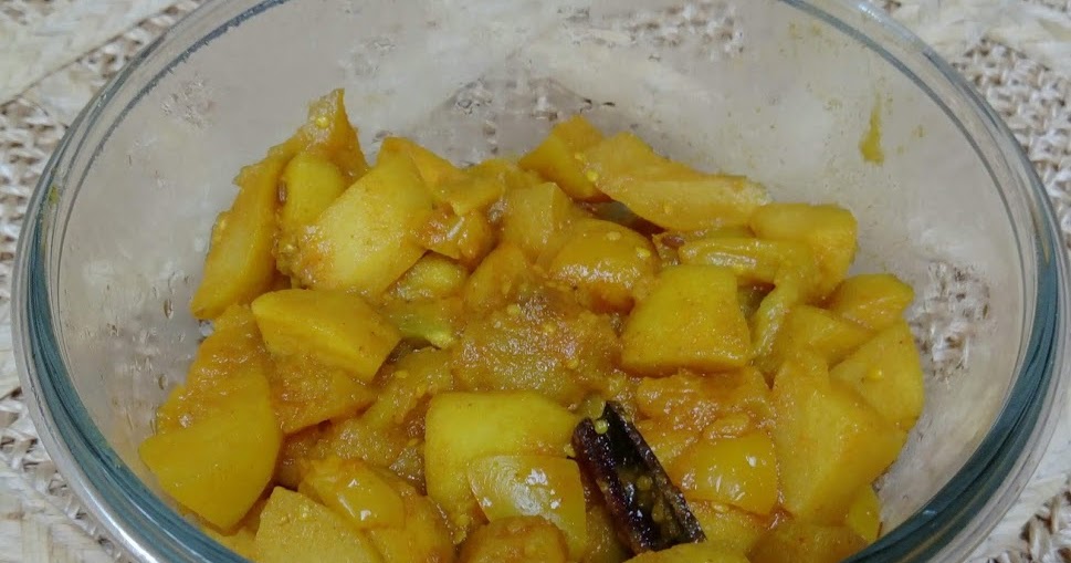 Sita's Ruchulu: Green apple tomatillo subzi ( apple and tomatillo subzi)