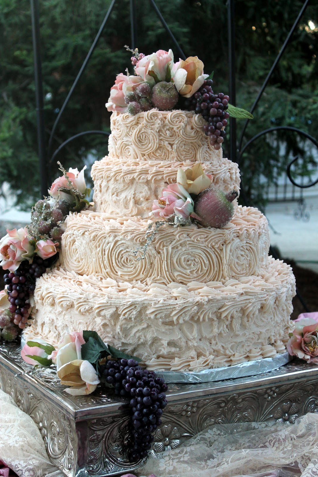 The Simple Cake: A Truly Gorgeous Wedding Cake