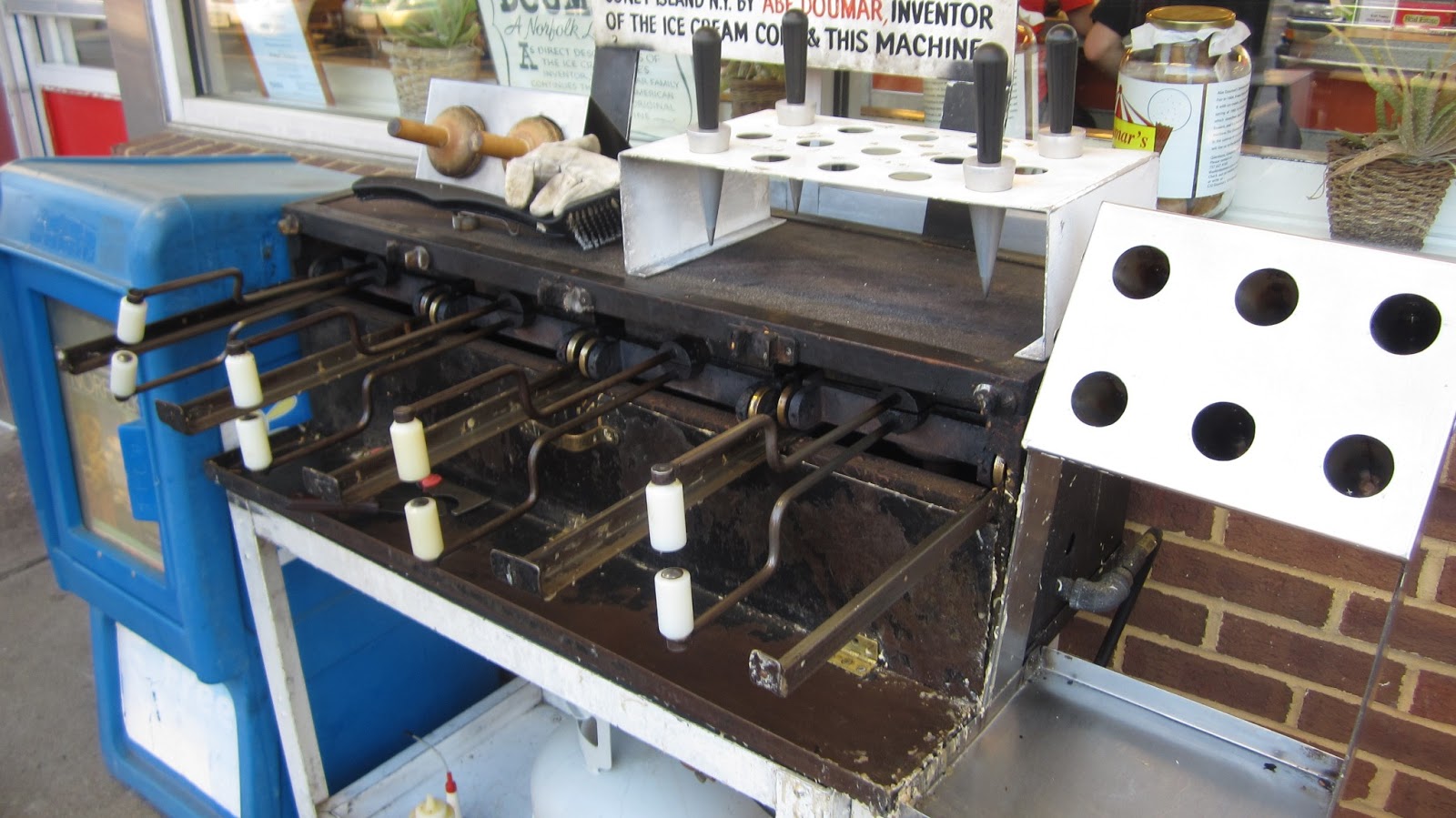 Do It For The Points!: Birth Place of the Ice Cream Cone: Doumar's ...