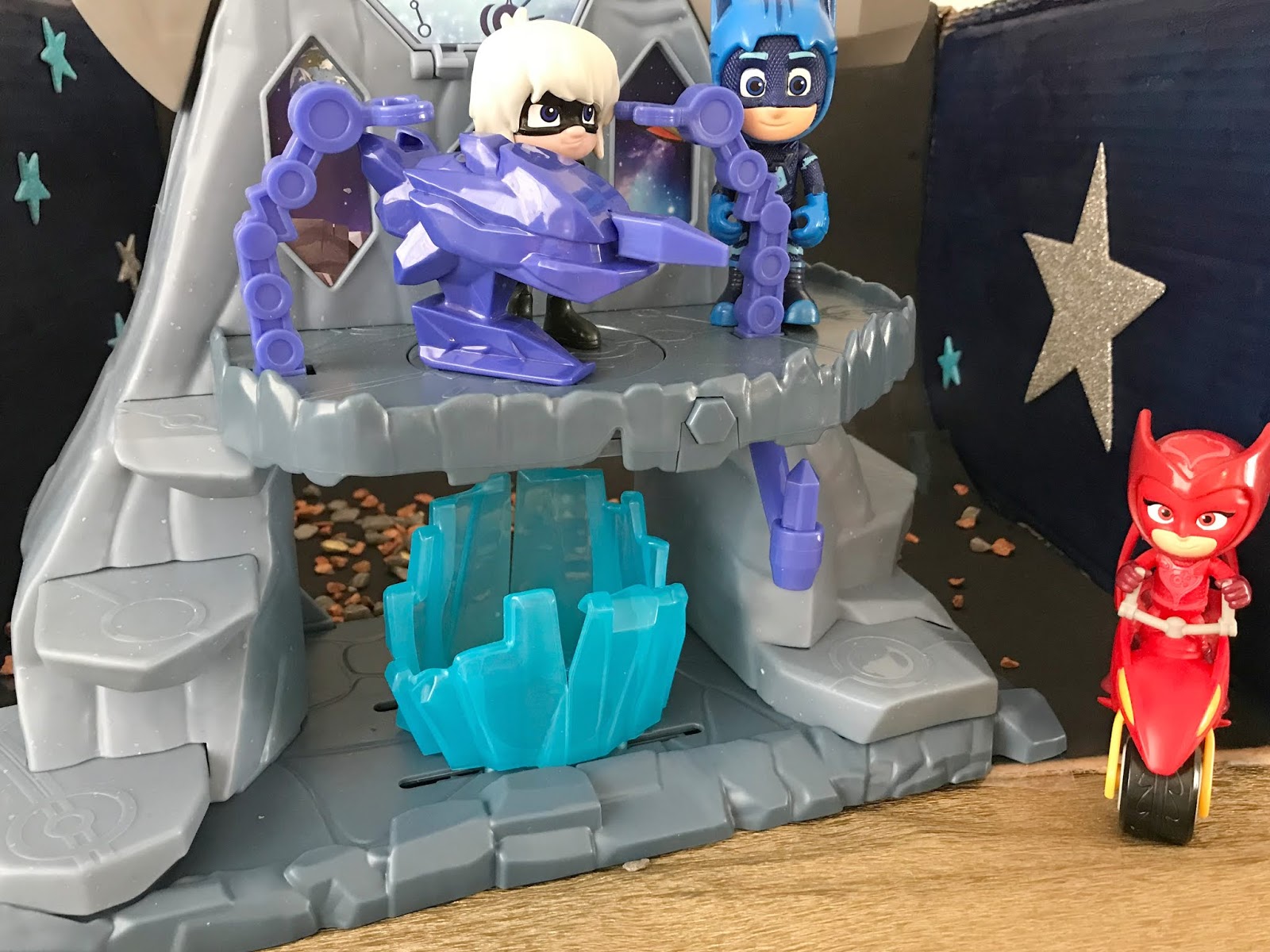 PJ Masks Super Moon Toys & Easy Crafty Background | Newcastle Family Life