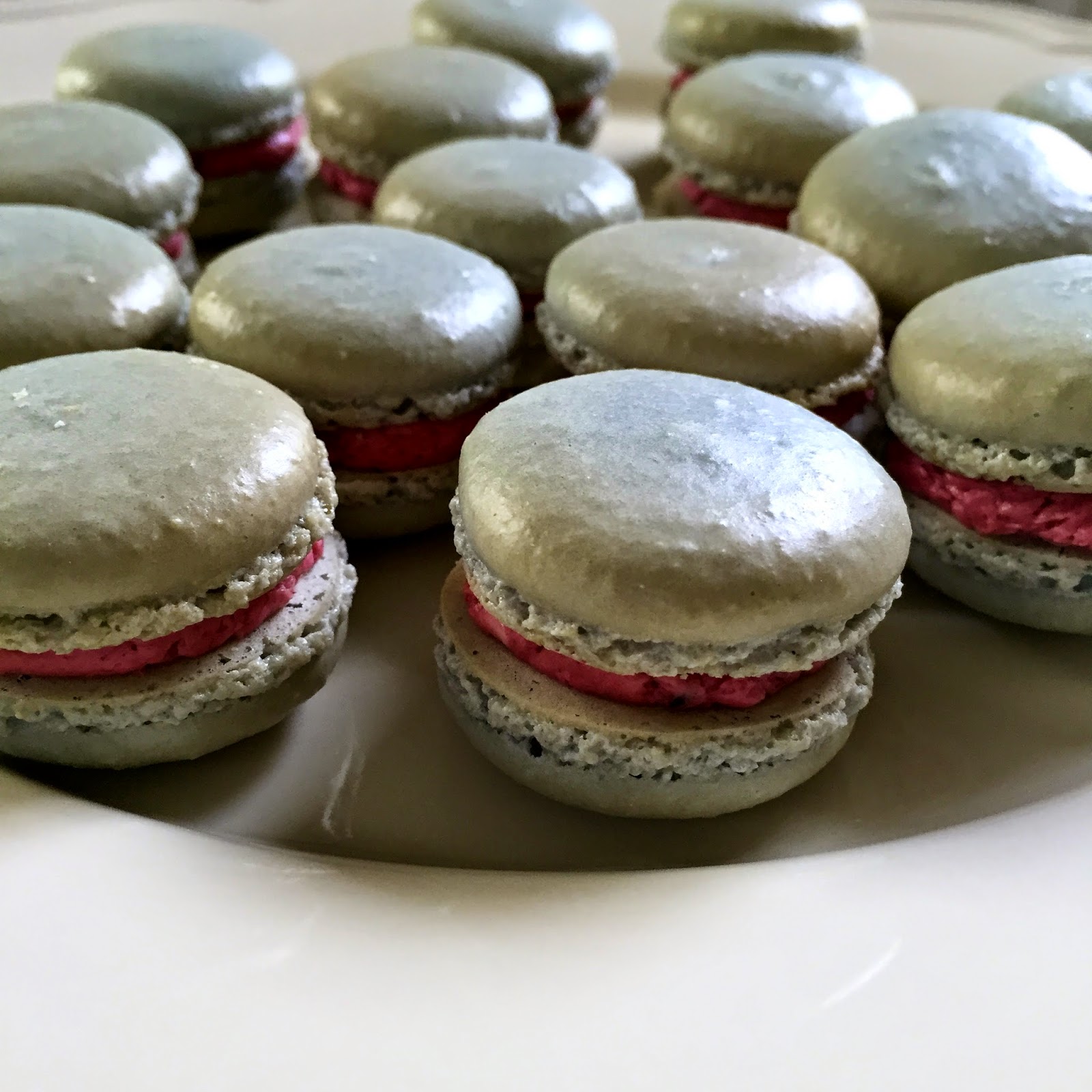Heidi's Mix: Surprise Silver Macarons