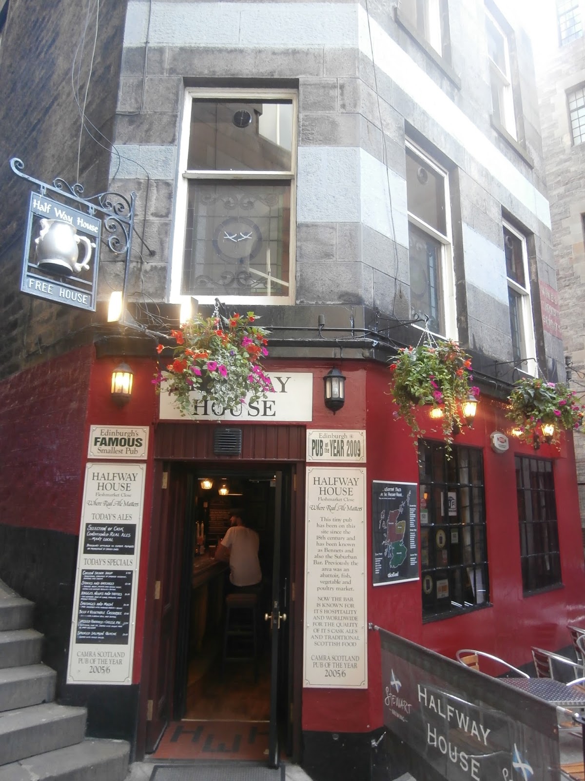 Beers, Steam and Nationals: Edinburgh Pubs