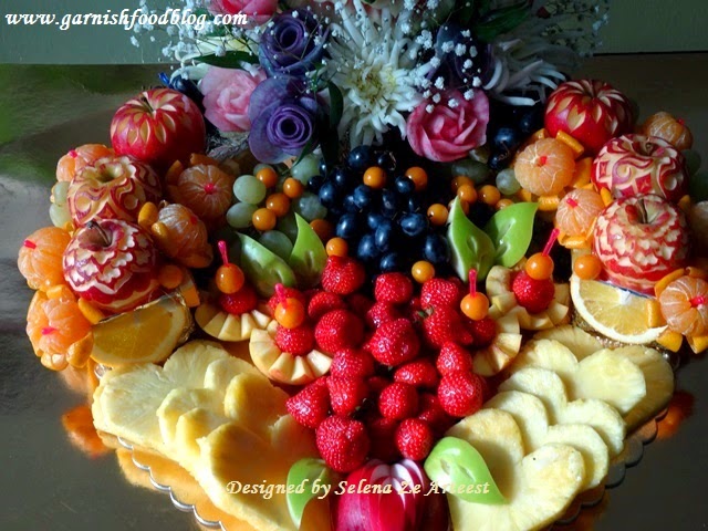 GarnishFoodBlog - Fruit Carving Arrangements and Food Garnishes: Flower ...