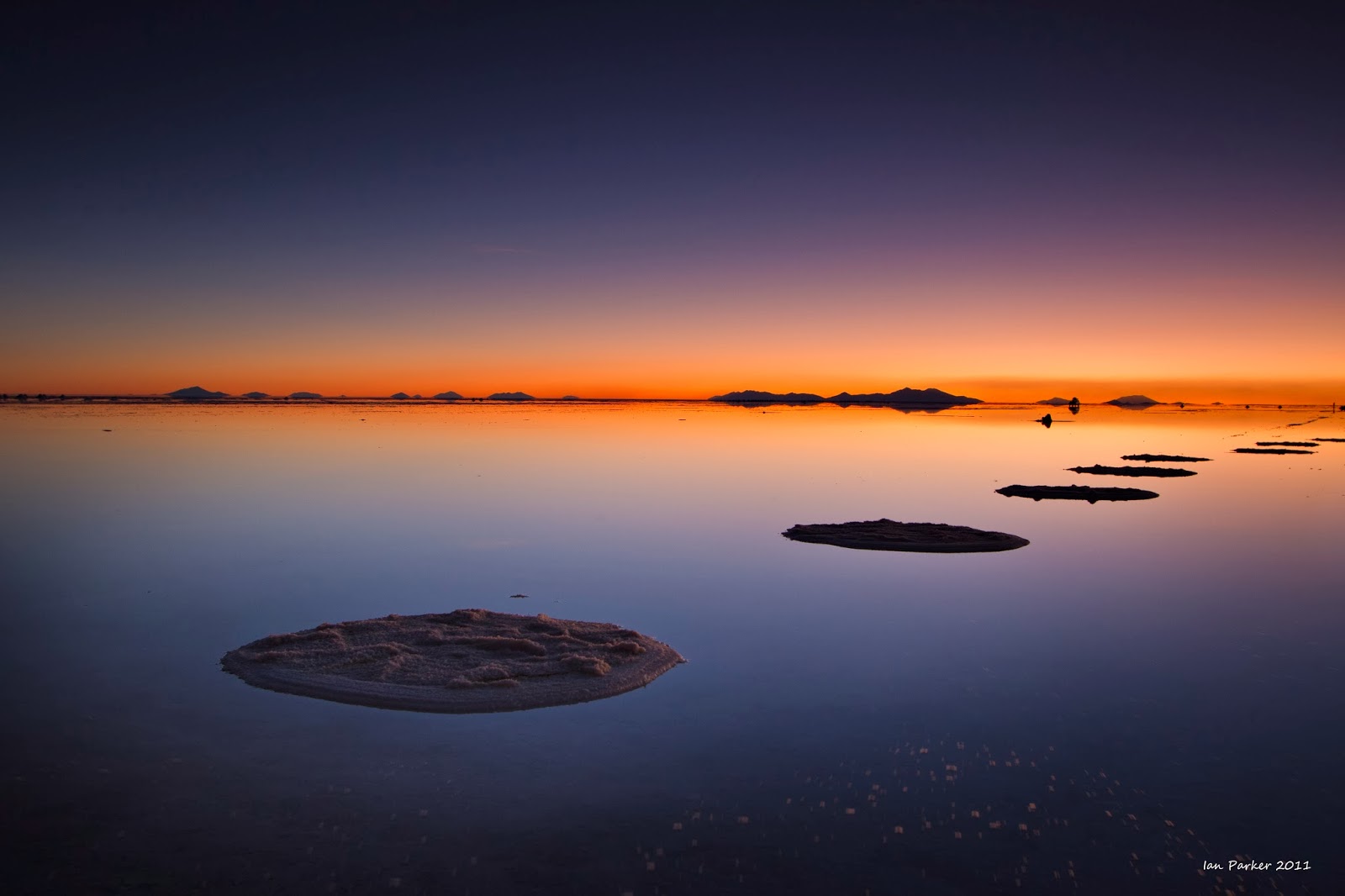 BOLIVIA... LO MEJOR QUE TENEMOS: EL MAR DE SAL YA VIBRA CON EL DAKAR ...