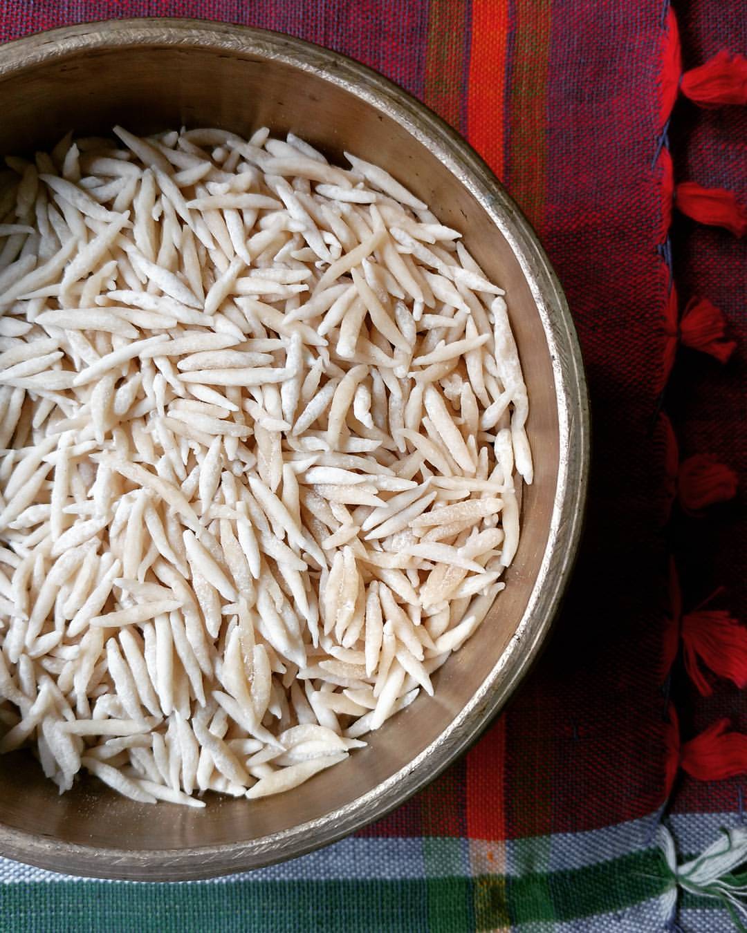 euphoRHEA: Chushi Pithe'r Payesh