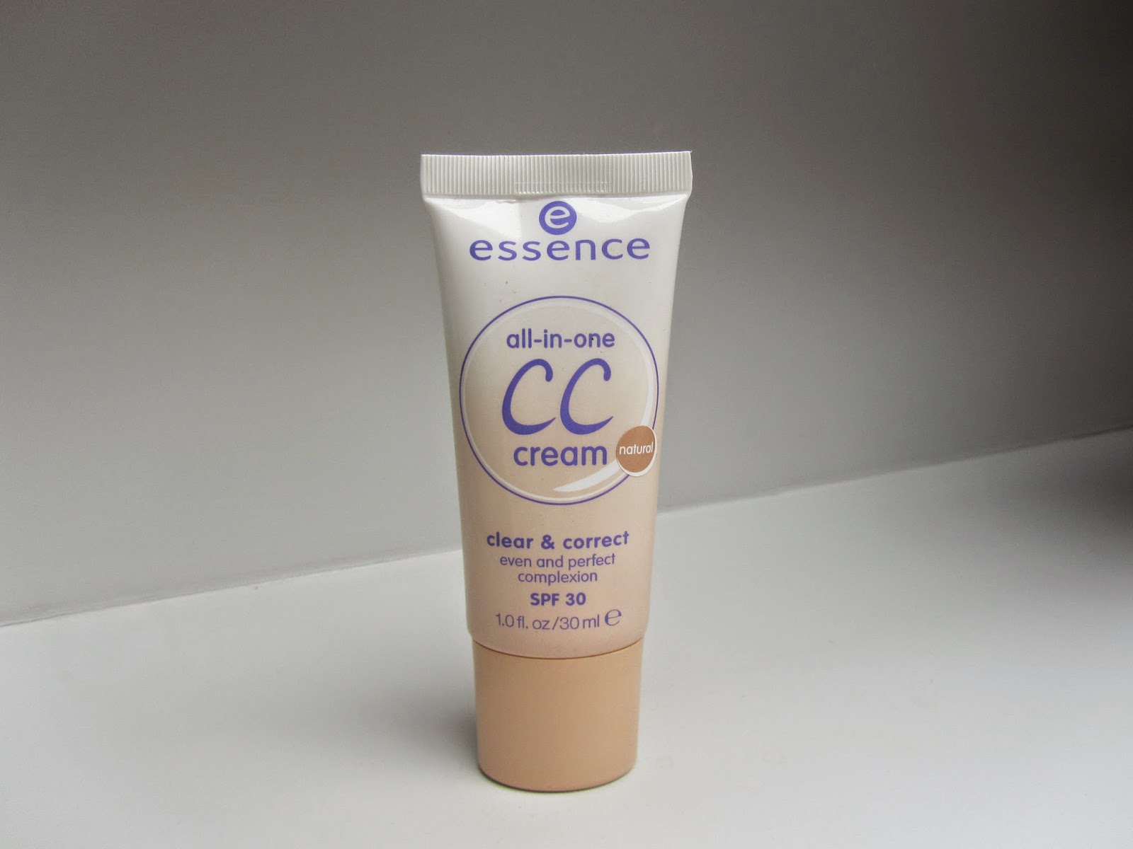 Beauty by Diede: Essence CC cream & Stay All Day Concealer