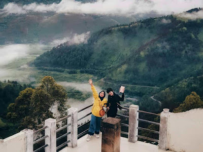 Menara Pandang Tele, Puncak Terbaik Menikmati Kepingan Surga Samosir ...