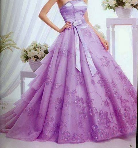 MANALI BOUTIQUE: Designe gaun with havy flair