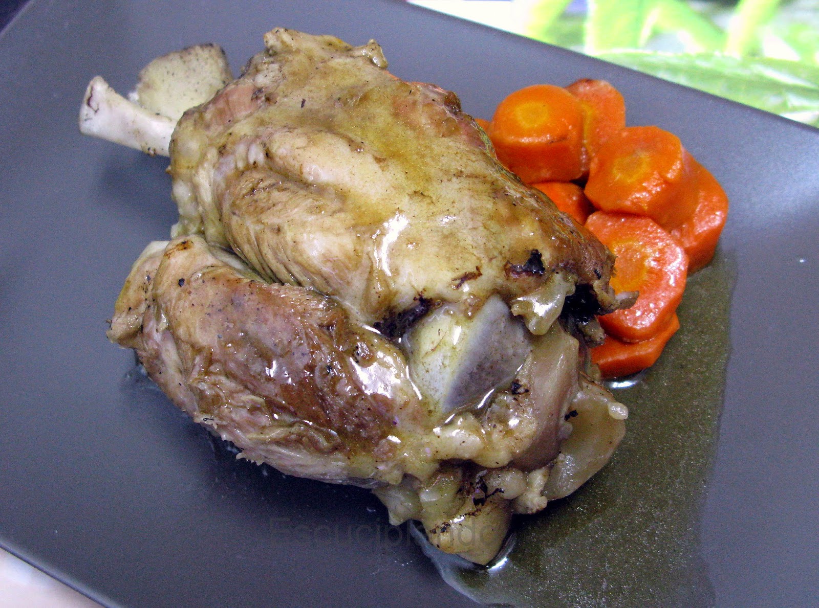 Escuciplando: CODILLO DE CERDO A LA CERVEZA