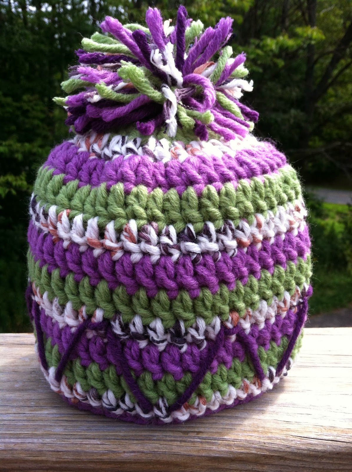 How to Make a Messy Pom Pom Using Your Hands - Free Tutorial ...