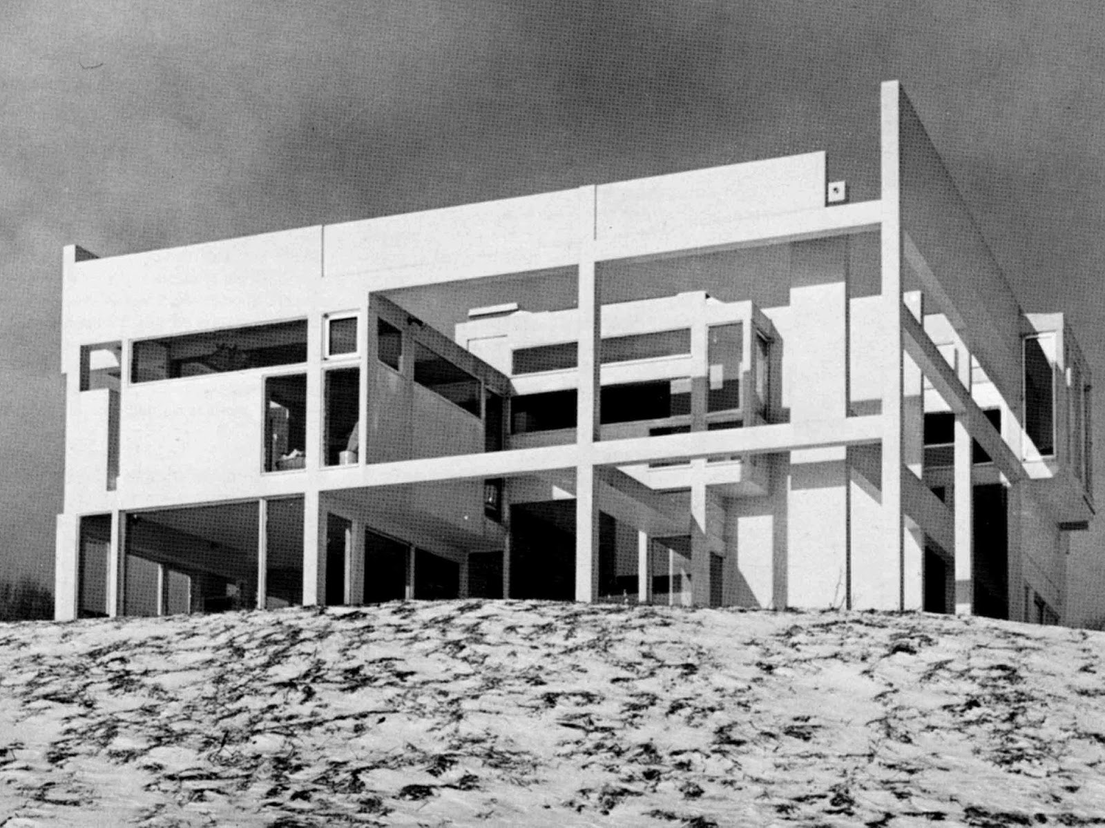 MONEO SOBRE SUS CONTEMPORÁNEOS: PETER EISENMAN (1932)
