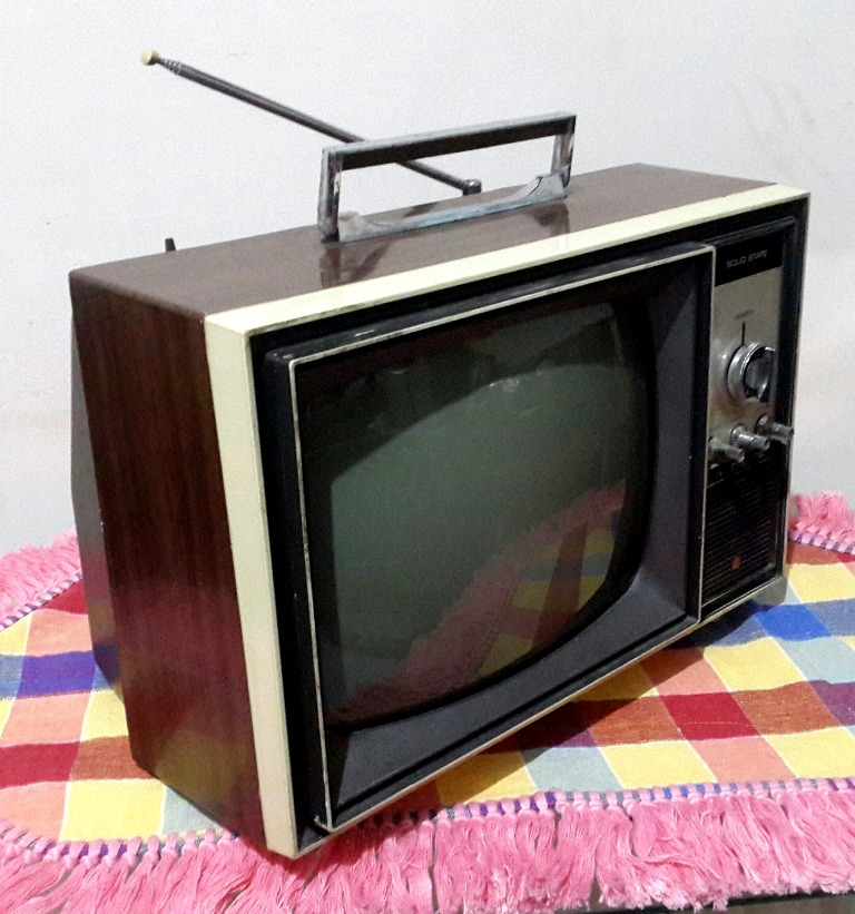 KoleksiKu Barang Jadul: Televisi National jadul 14"