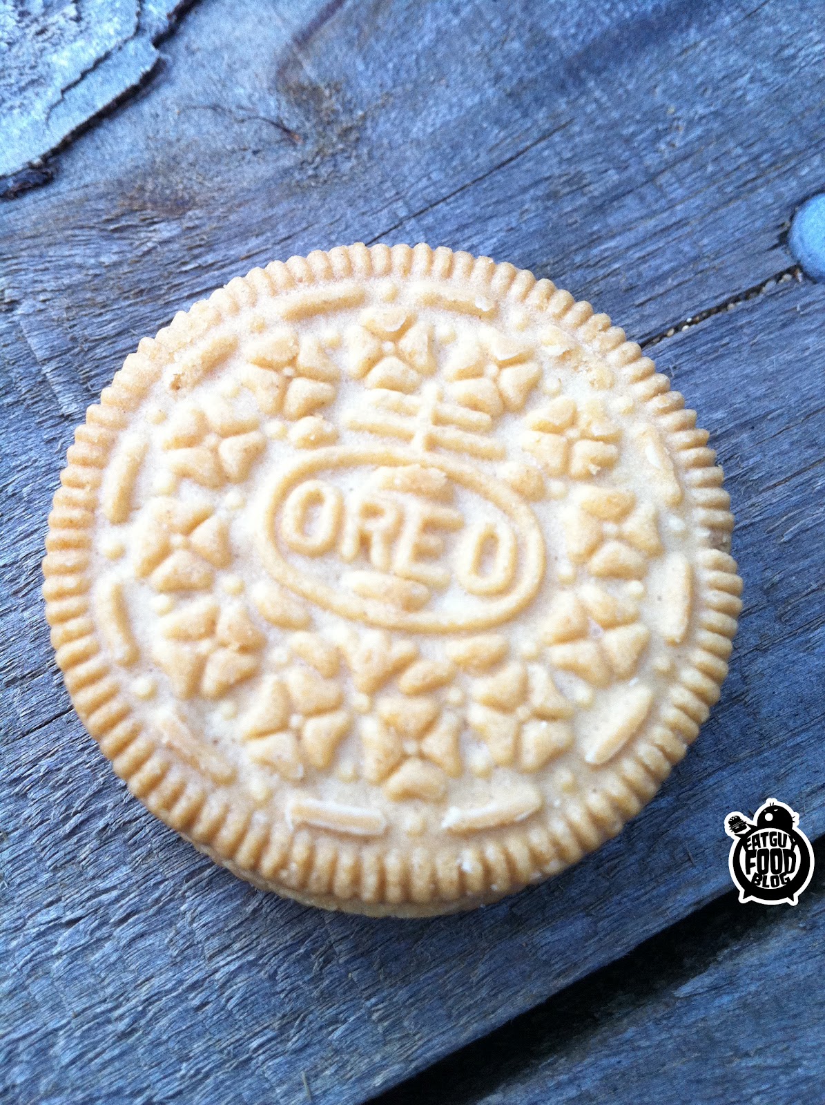 FATGUYFOODBLOG: Candy Corn Oreo cookies!