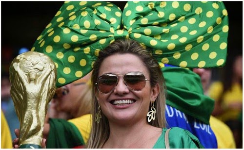 Foto Penyokong Wanita Brazil Yang Cantik di Semi Final Brazil vs Jerman ...