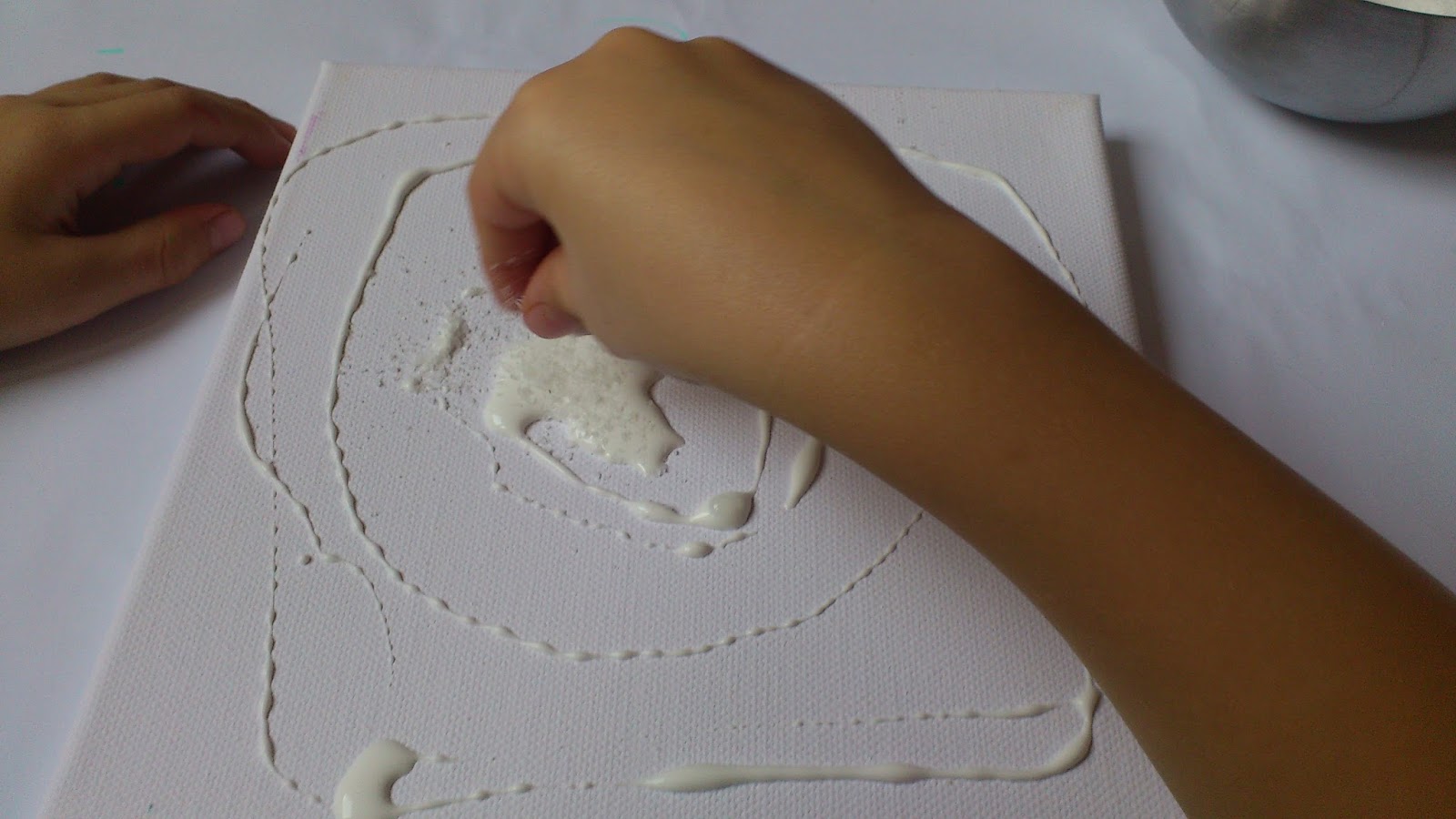 encenent la imaginació: Aquarel·les (cola) i sal.