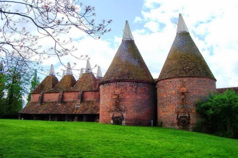 Cranberry Morning: Oast Houses - Anglophile Friday