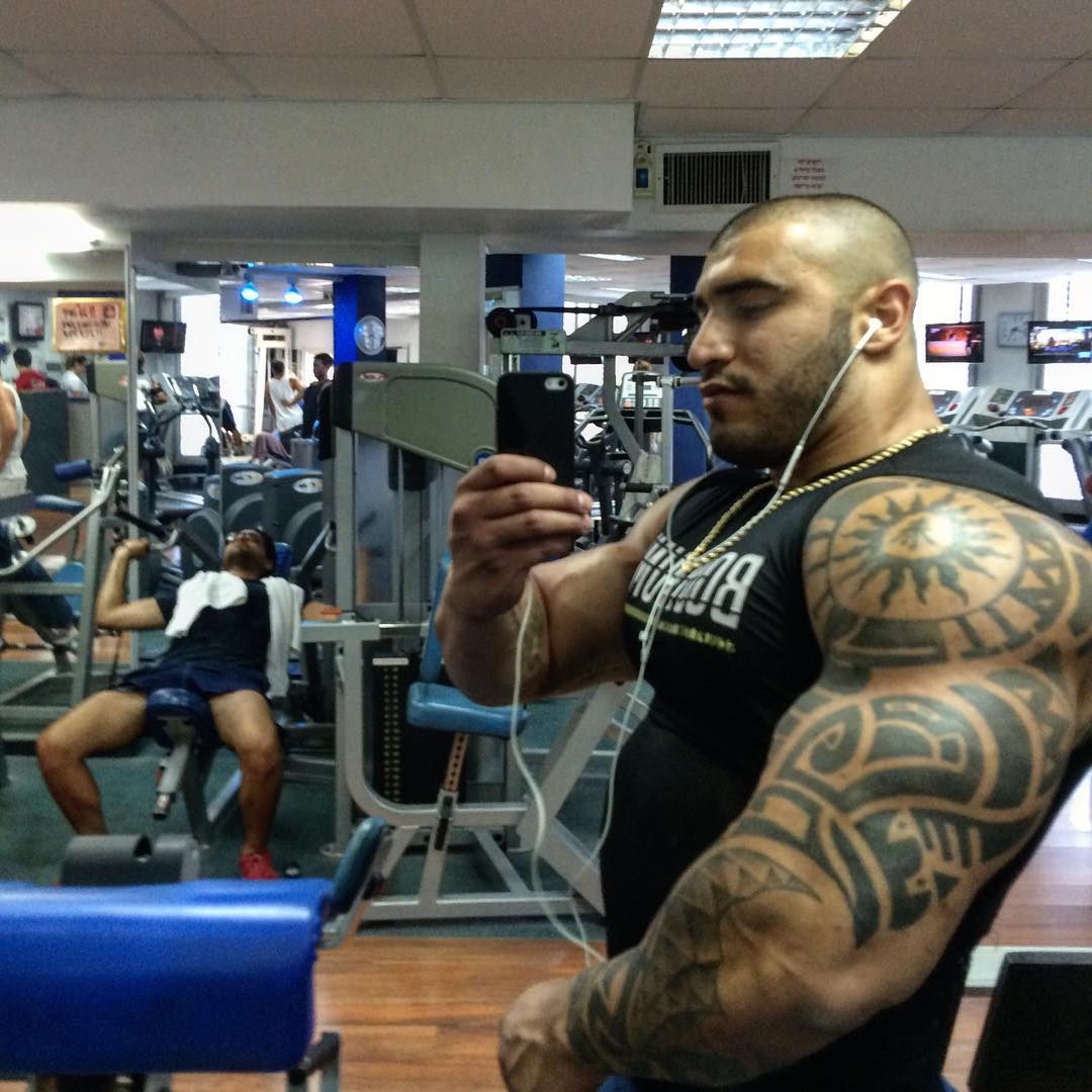 Muscle Lover: Israeli muscle hunk Aviv Mesika