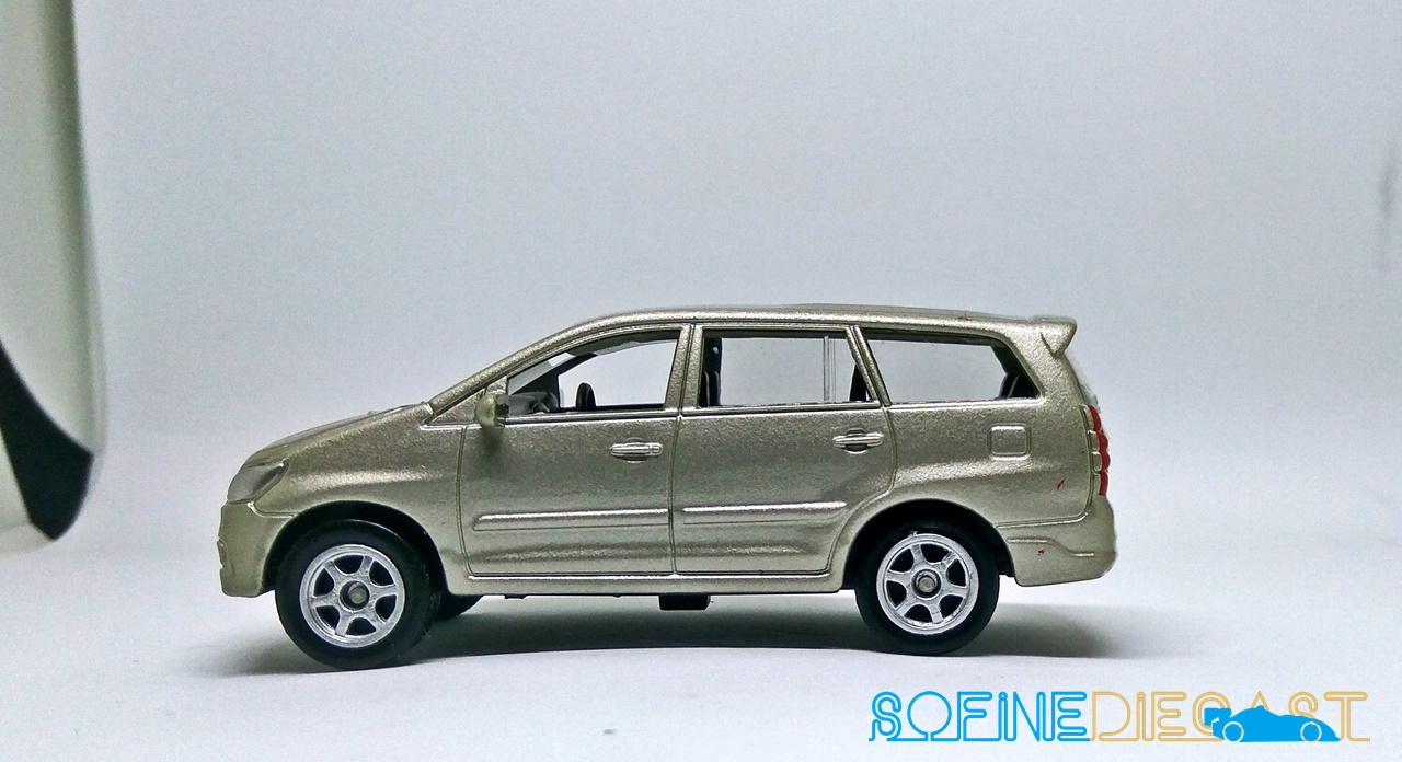 Reviews: Welly 1:60 Toyota Kijang Innova