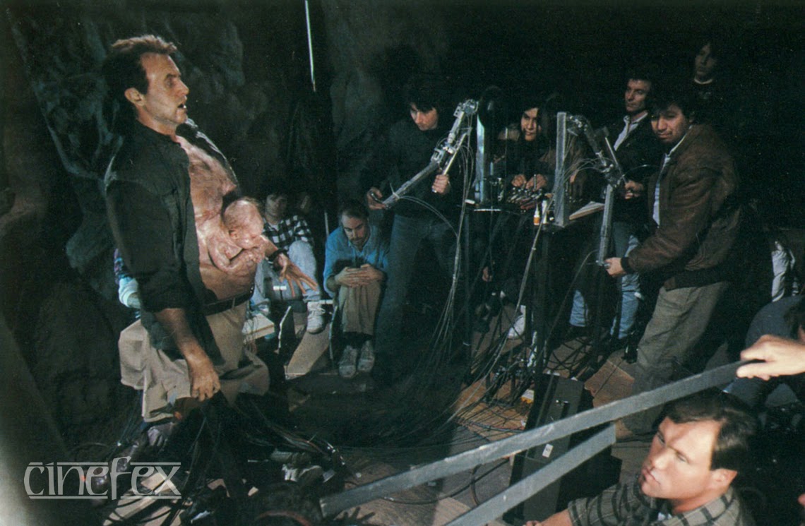 Curiosidades de "O Vingador do Futuro" - DVD, sofá e pipoca