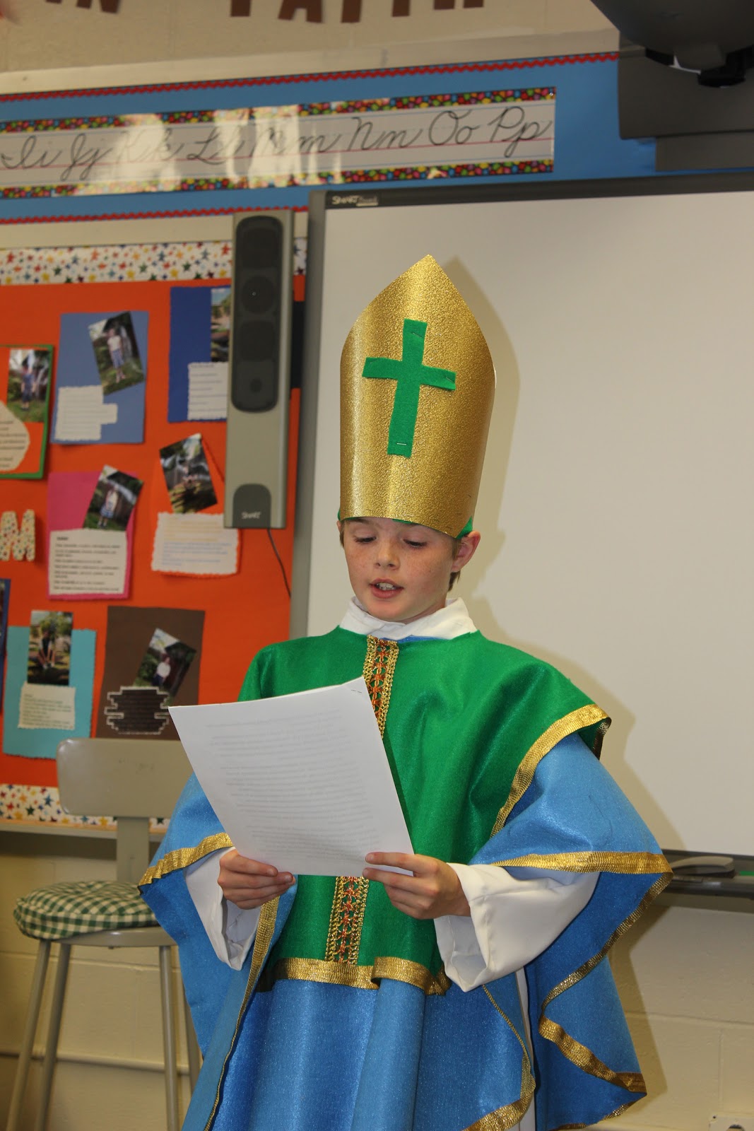 How to Make a Sew Free Saints Costume - Outnumbered 3 to 1