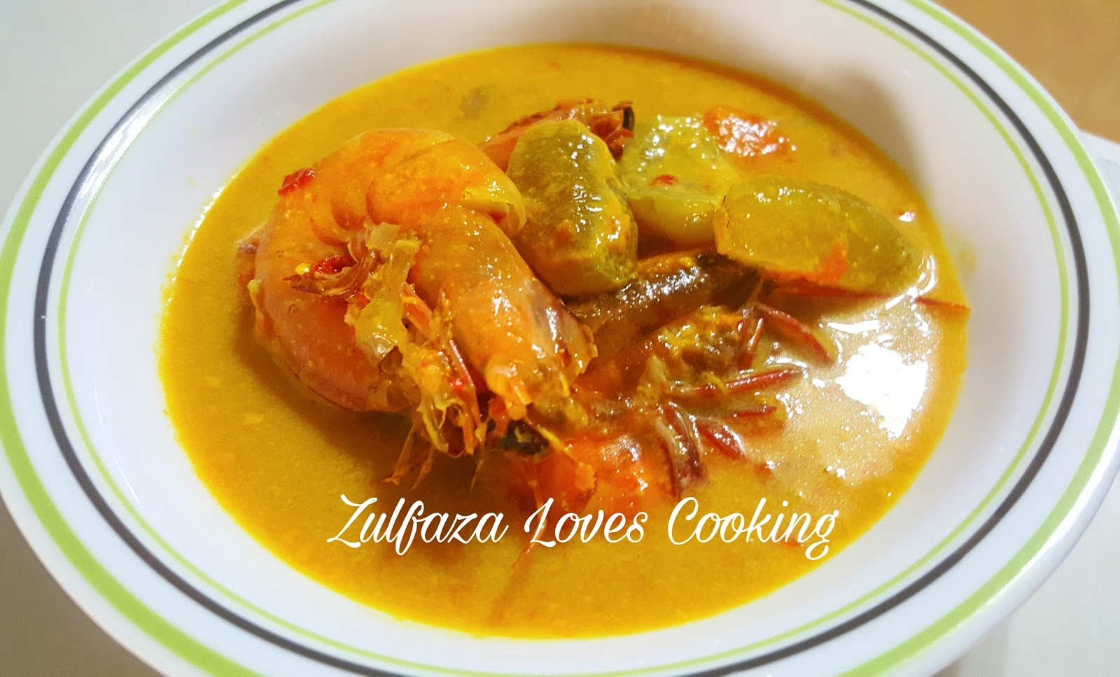 ZULFAZA LOVES COOKING: Masak lemak udang dengan belimbing buluh