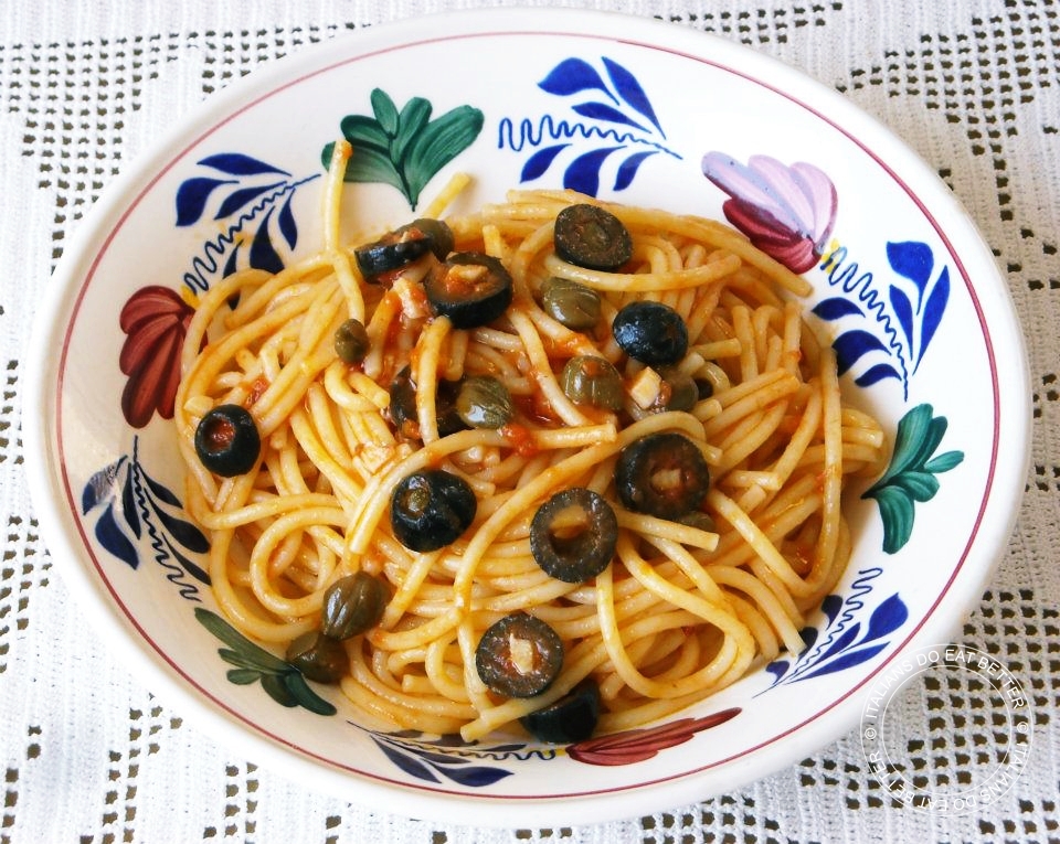 SPAGHETTI ALLA PUTTANESCA - ITALIANS DO EAT BETTER