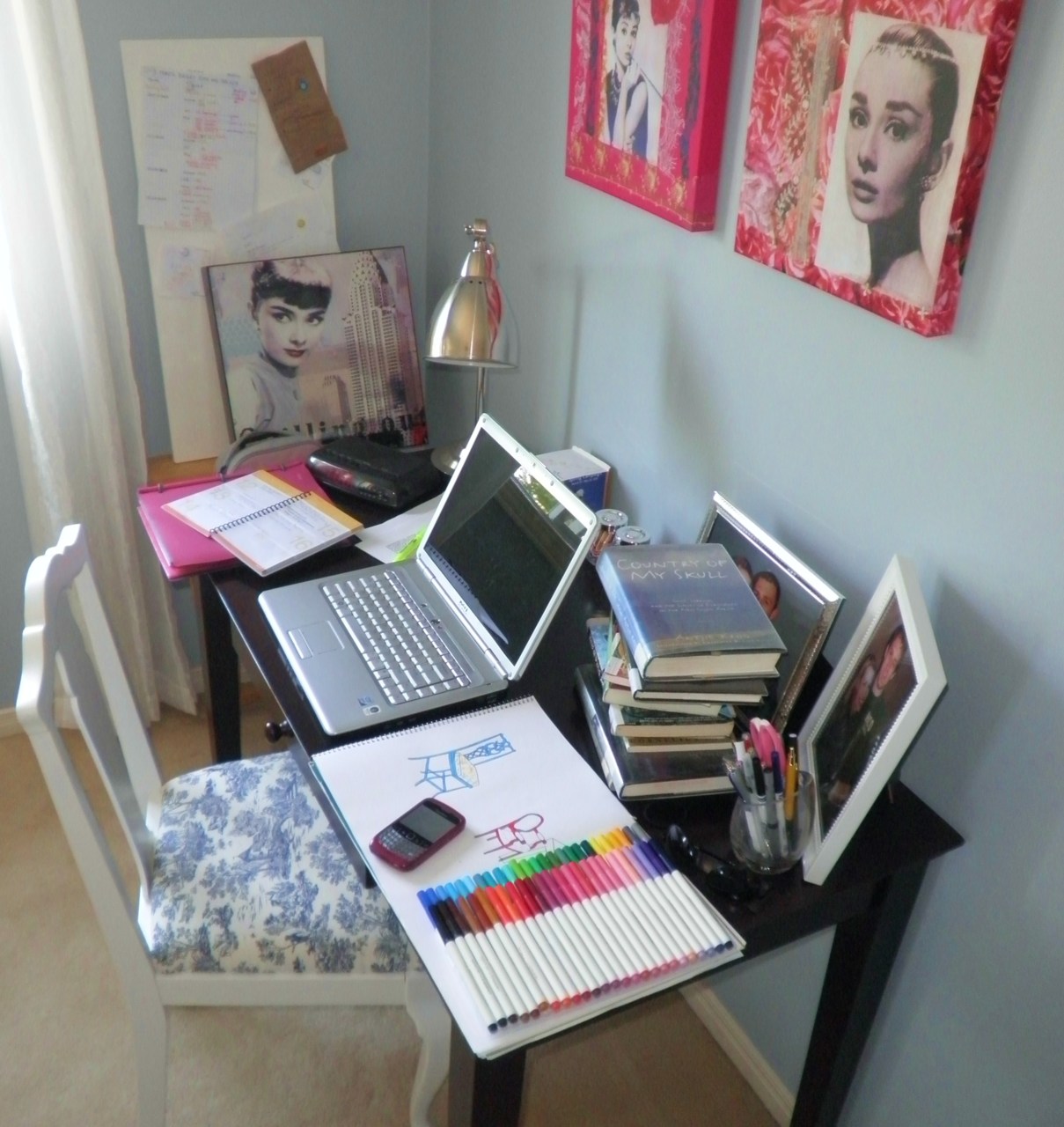 Home Interior Design: Exams = Messy Desk