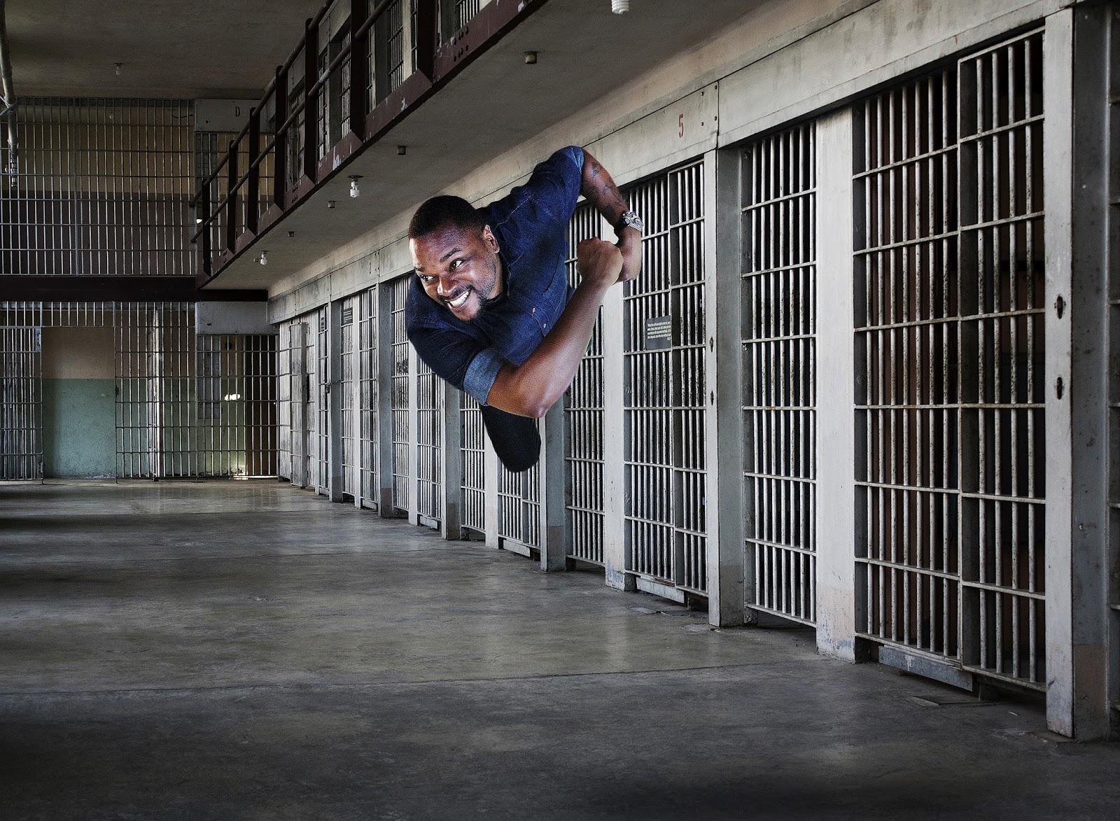 Long Black Fingers : Fun With Pixlr (Photoshop) Part 50