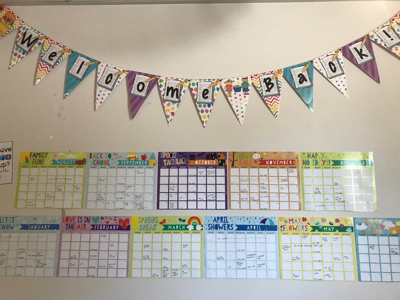 Welcome to the UNI-corner: Teachers' Lounge Decor