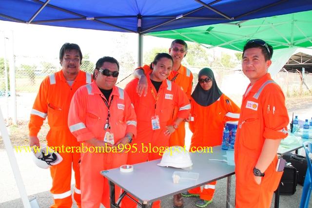 Brunei Fire&Rescue Department Appliances: Massive industrial disaster ...