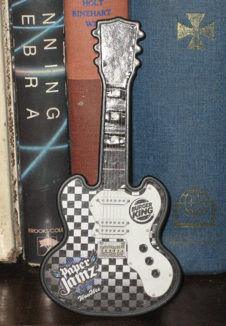 Percy's Fast Food Toy Stories : Paper Jams Guitar - BK